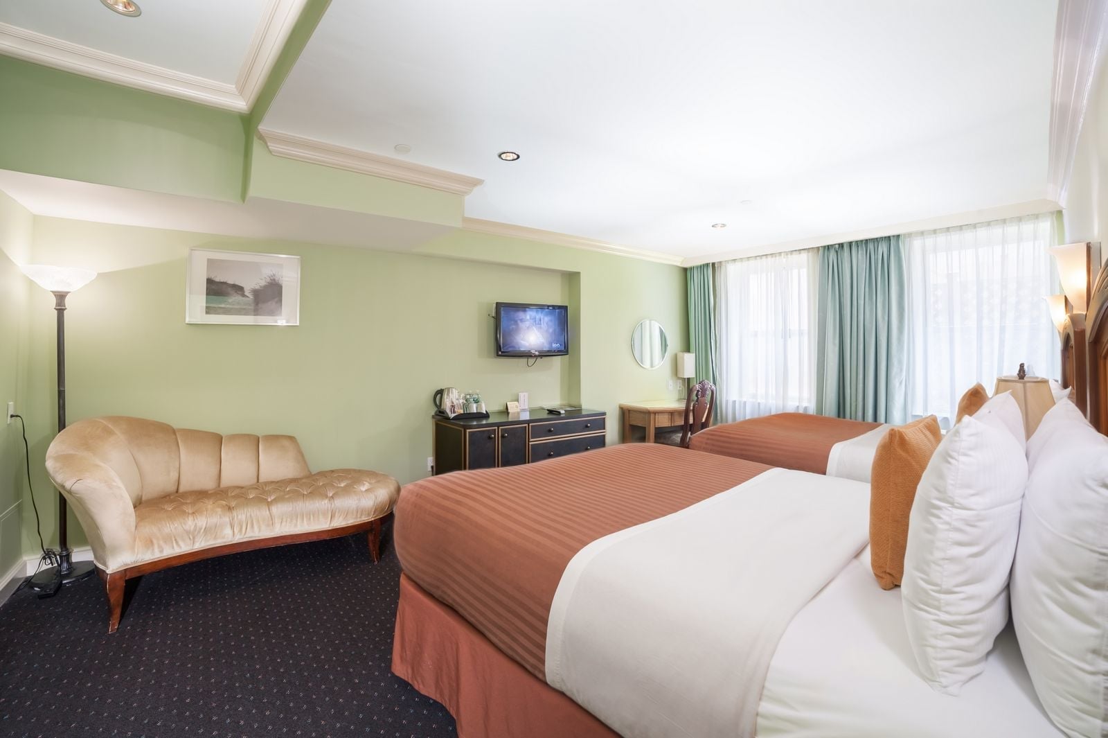 Deluxe Queen Room with Two Queen Beds | Hotel Mulberry, Chinatown ...